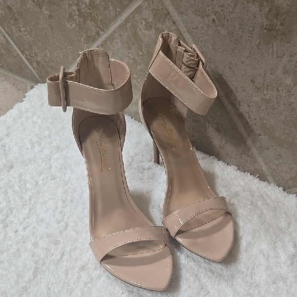 Anne Michelle | Shoes | 2 Pair Anne Michelle Blush And Black High Heel ...